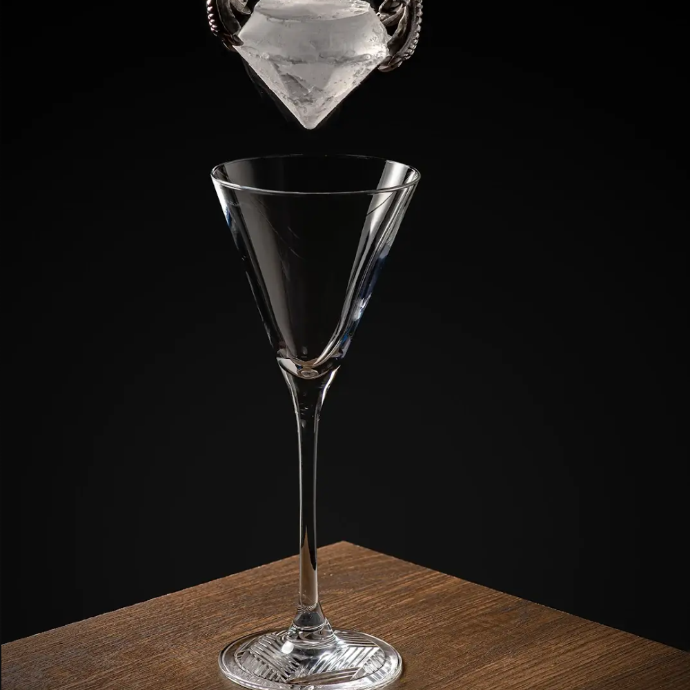 Mixology Ice Diamond Cube – Premium Crystal-Cut Ice for Cocktails ...