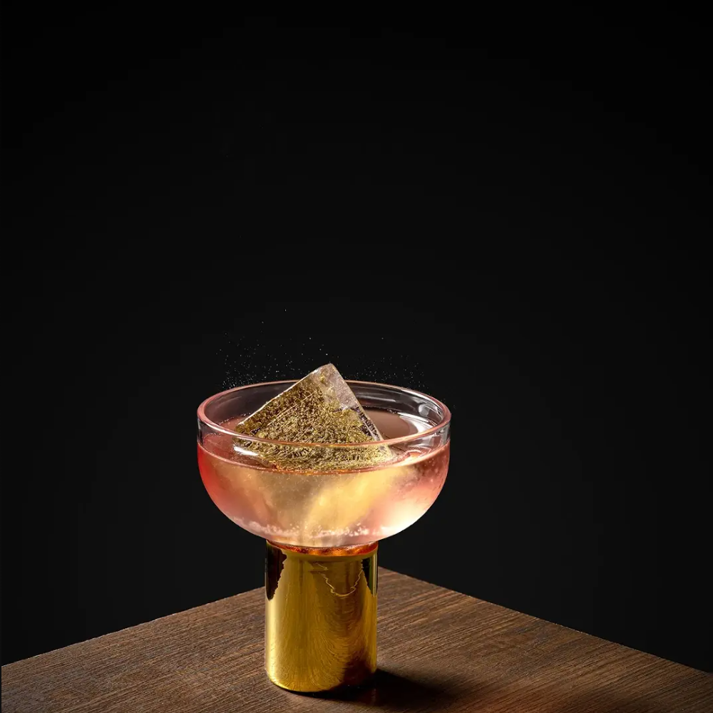 Gold-Infused Mixology Ice Cube – Luxury Cocktail Ice with Edible Gold ...
